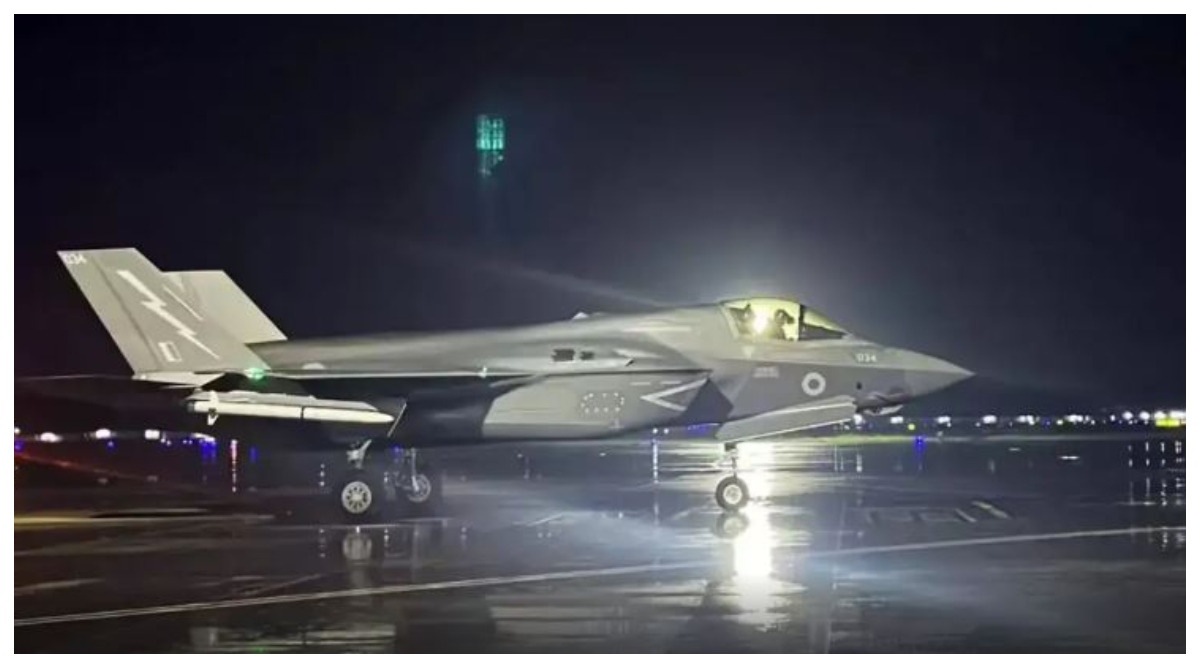 UK F-35 Fighter Jet : केरल में फंसा F-35 फाइटर जेट, नहीं हो पाई..